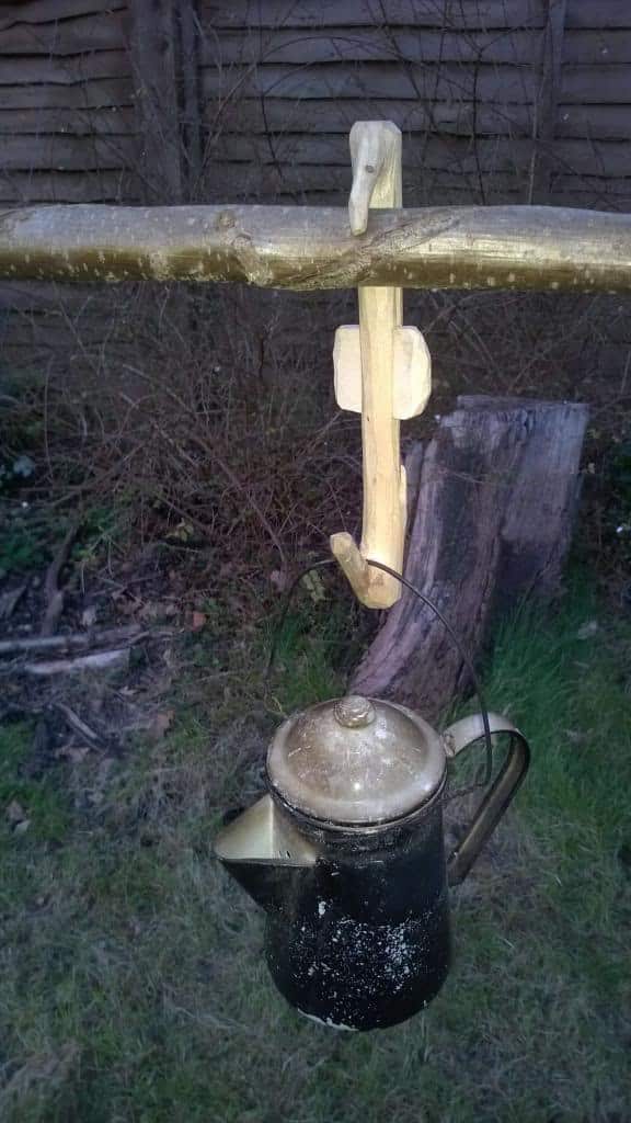 How To…. Carve a Collapsible Pot Hanger – BushcraftUK